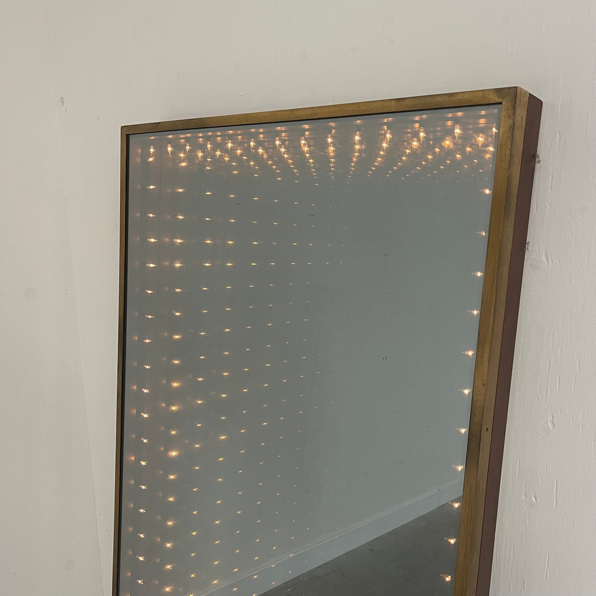 Large infinity / theater mirror, 1970s – INDUBIO